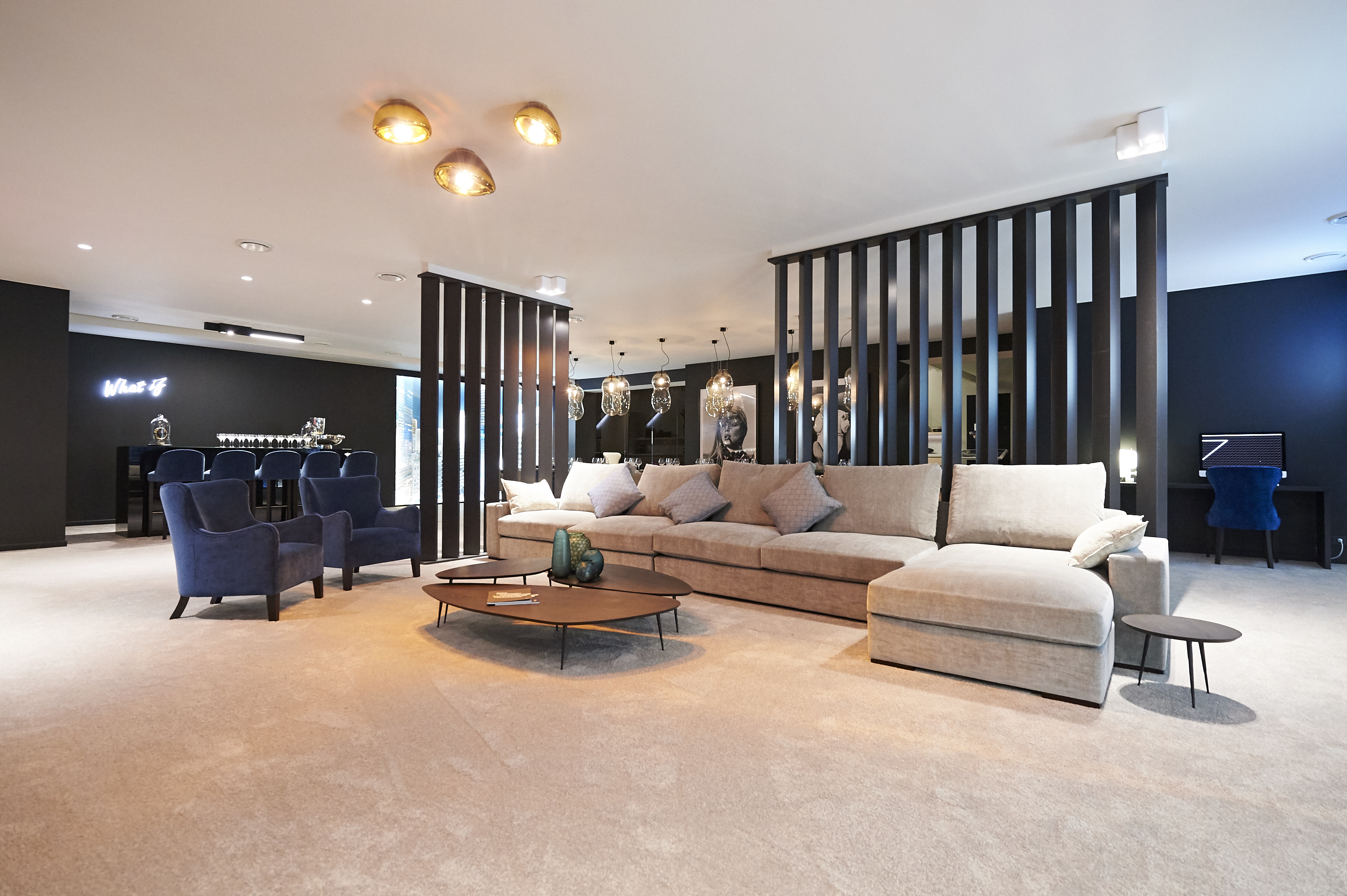 Dark for BWM Brandstore